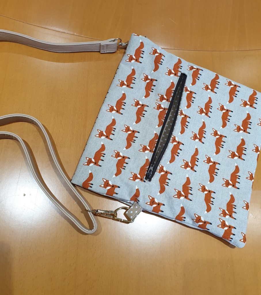 Upcycled Curtain to Handbag, Sewing Project - Homespun Dreamer