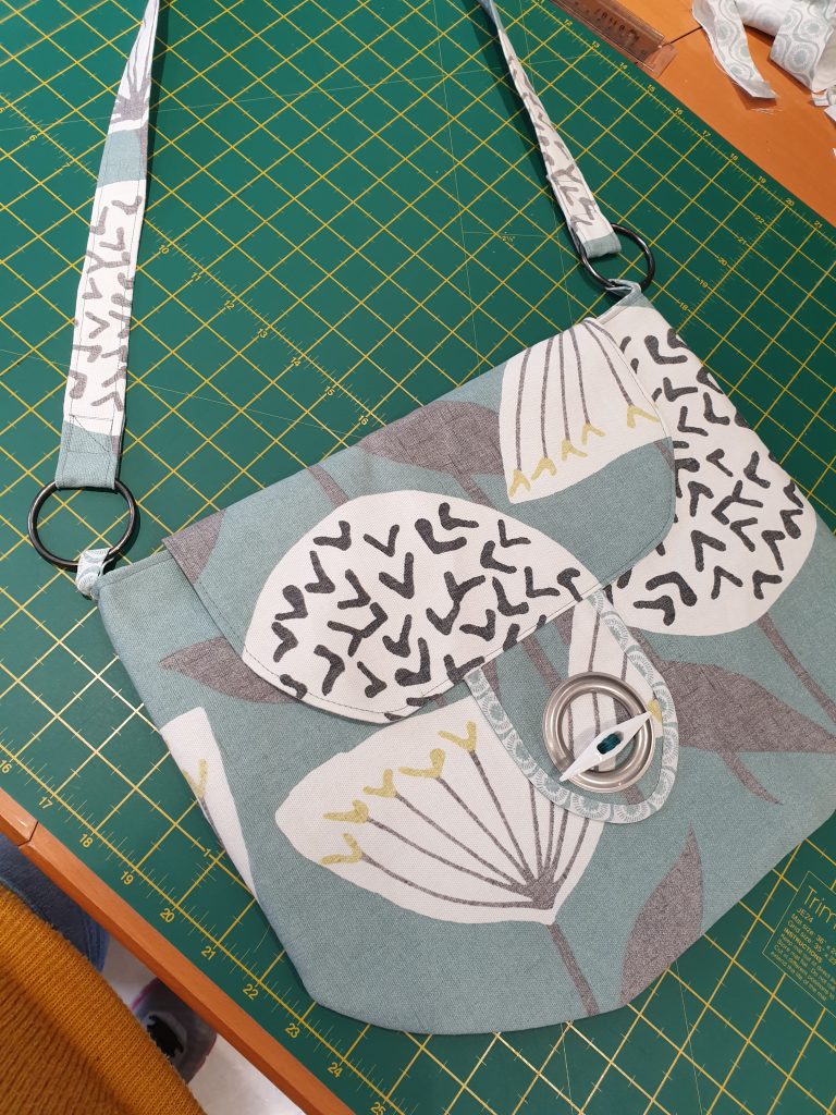 Upcycled Curtain to Handbag, Sewing Project - Homespun Dreamer